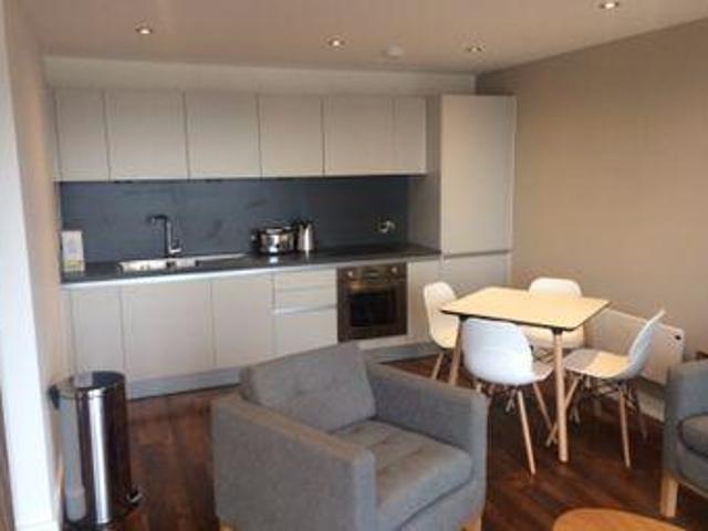 2 Bedrooms Flat for rent in Ordsall Lane, Salford M5