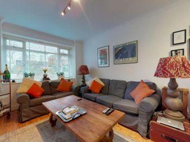 2 Bedrooms Flat for rent in Ormonde Court 364, Upper Richmond Road, London SW15