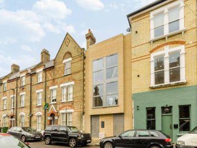 2 Bedrooms Flat for rent in Ostade Road, Brixton SW2