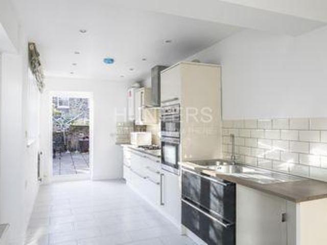 2 Bedrooms Flat for rent in Osterley Road, London N16