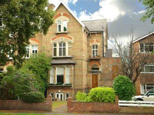 2 Bedrooms Flat for rent in Osborne Road, Windsor, Berkshire SL4