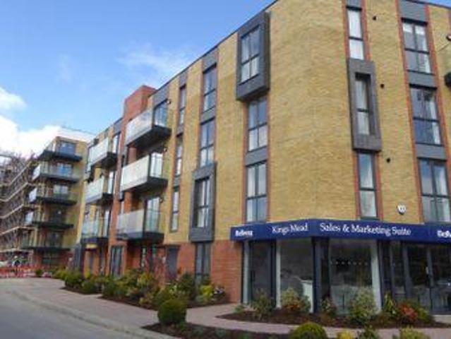 2 Bedrooms Flat for rent in Oscar Wilde Road, Reading RG1