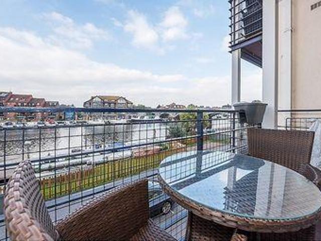 2 Bedrooms Flat for rent in Osiers Court, Kingston Upon Thames KT1