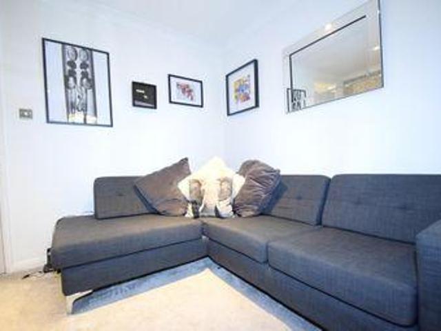 2 Bedrooms Flat for rent in Osprey Close, West Drayton UB7