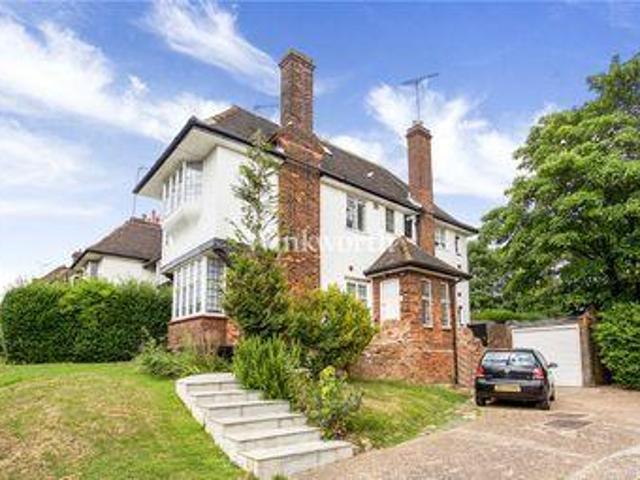 2 Bedrooms Flat for rent in Ossulton Way, London N2