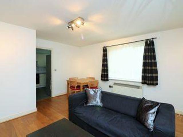 2 Bedrooms Flat for rent in Otter Close, Stratford E15