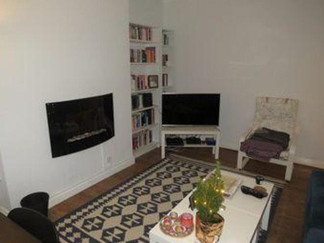 2 Bedrooms Flat for rent in Otley Road, Adel, Leeds LS16