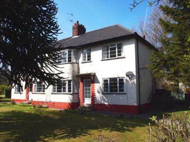 2 Bedrooms Flat for rent in Otley Road, Adel, Leeds, West Yorkshire LS16