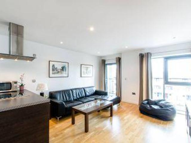 2 Bedrooms Flat for rent in Oval Road, Camden, London NW1