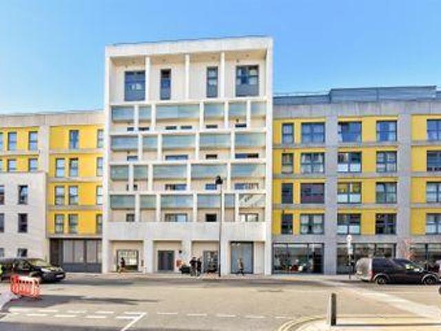 2 Bedrooms Flat for rent in Oval Road, London NW1