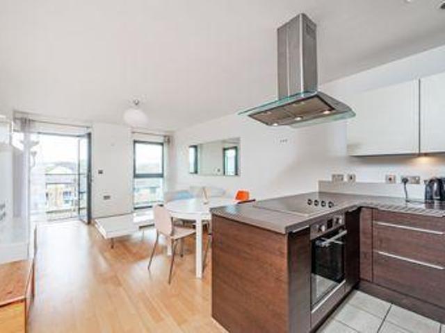 2 Bedrooms Flat for rent in Oval Road, London NW1