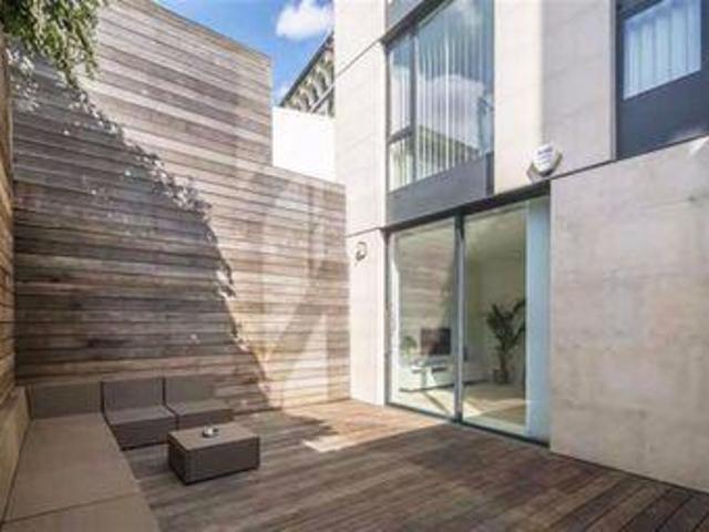 2 Bedrooms Flat for rent in Oval Road, London NW1