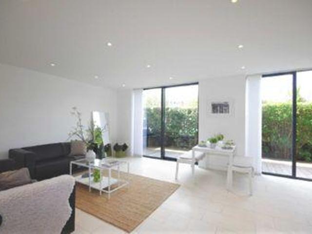 2 Bedrooms Flat for rent in Oval Road, London NW1