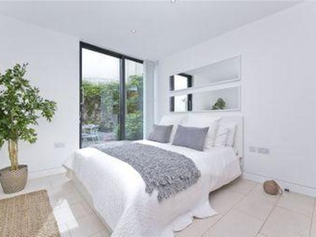 2 Bedrooms Flat for rent in Oval Road, Primrose Hill NW1