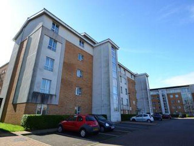 2 Bedrooms Flat for rent in Overstone Court, Dumballs Road, Cardiff Bay. CF10