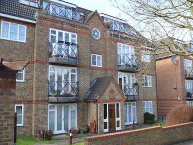 2 Bedrooms Flat for rent in Overton Road, Sutton SM2