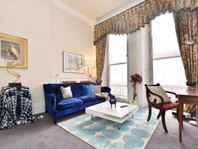 2 Bedrooms Flat for rent in Ovington Gardens, Knightsbridge SW3