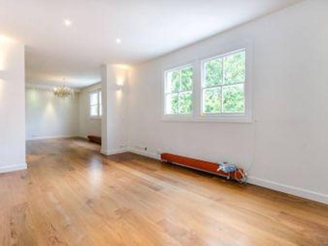 2 Bedrooms Flat for rent in Ovington Square, Knightsbridge SW3