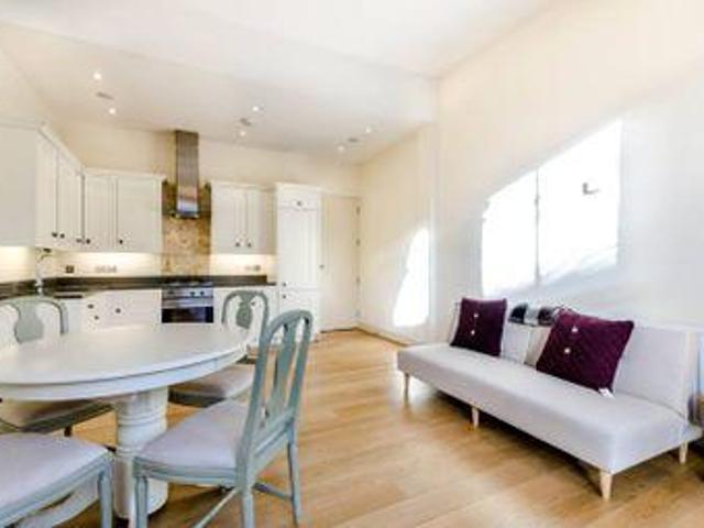 2 Bedrooms Flat for rent in Oxford Gardens, North Kensington W10