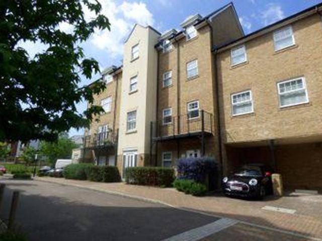 2 Bedrooms Flat for rent in Oxford House, Wells View Drive, Bromley BR2