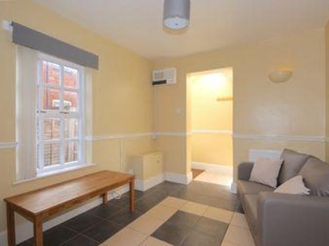 2 Bedrooms Flat for rent in Oxford Road, Cowley, Oxford OX4