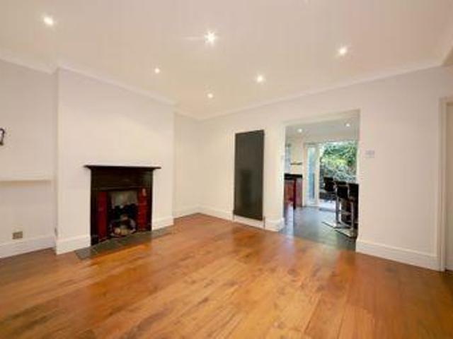 2 Bedrooms Flat for rent in Oxford Road North, Chiswick, London W4