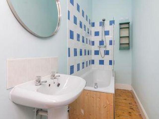 2 Bedrooms Flat for rent in Oxford Street, Newington, Edinburgh EH8