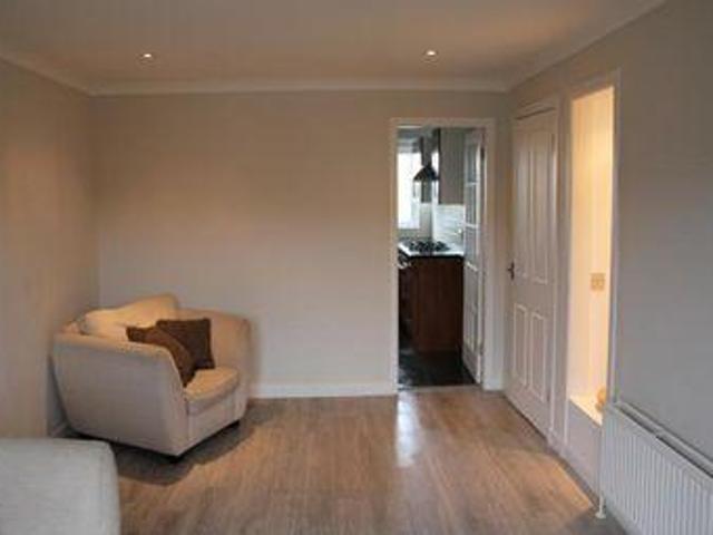 2 Bedrooms Flat for rent in Oxgangs Avenue, Edinburgh EH13