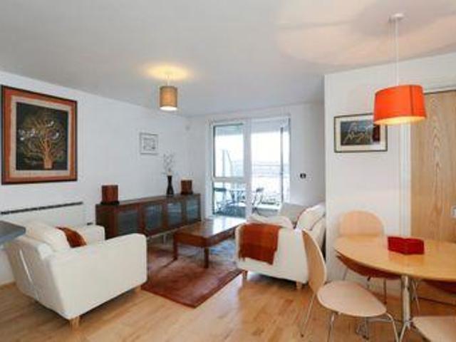2 Bedrooms Flat for rent in Oyster Wharf, Battersea SW11