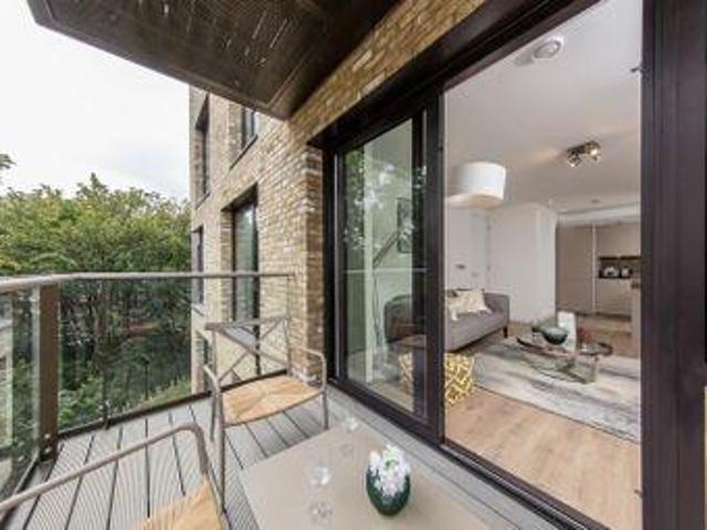2 Bedrooms Flat for rent in L&Q @ The Pavilions, Caledonian Road N1
