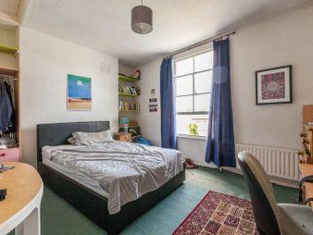 2 Bedrooms Flat for rent in Loughborough Road, Brixton SW9
