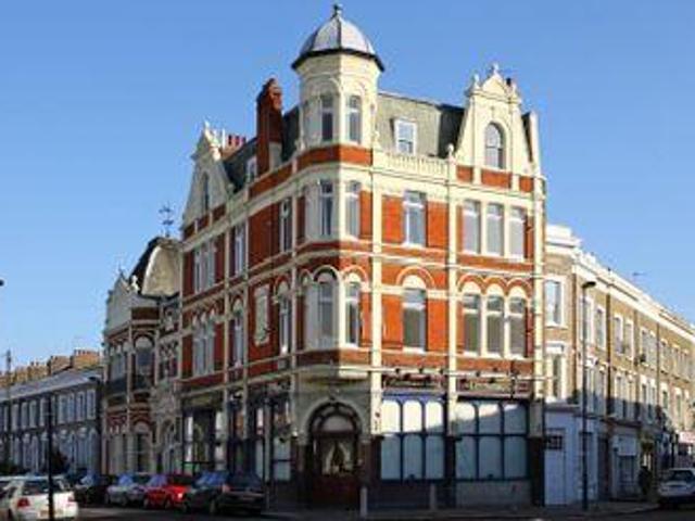 2 Bedrooms Flat for rent in Loughborough Road, London SW9