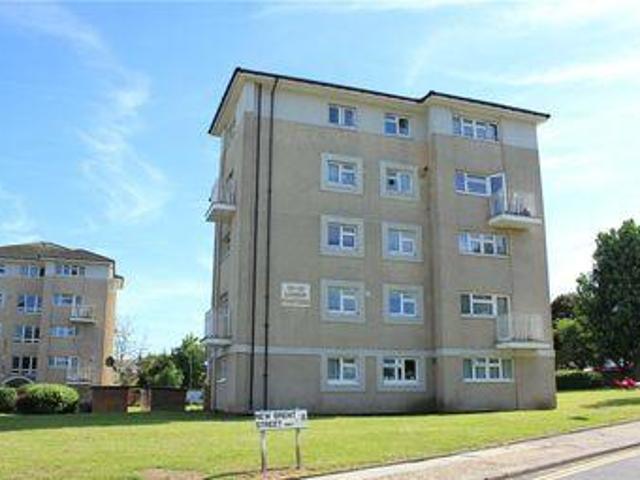 2 Bedrooms Flat for rent in Lower Fosters, New Brent Street, London NW4