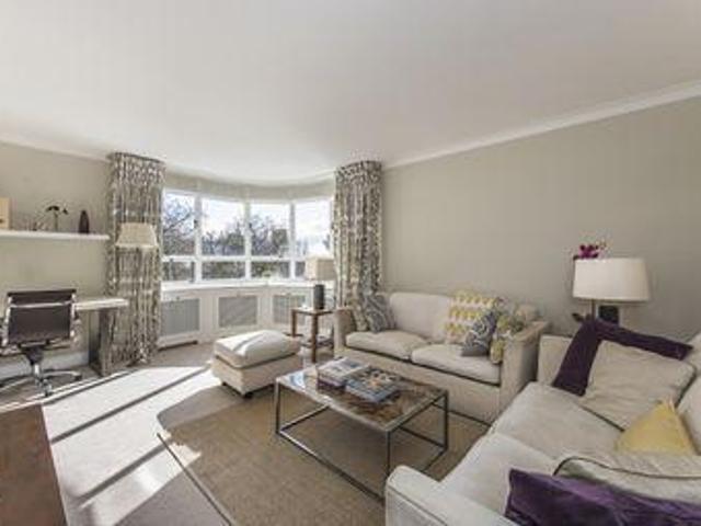 2 Bedrooms Flat for rent in Lower Sloane Street, London SW1W