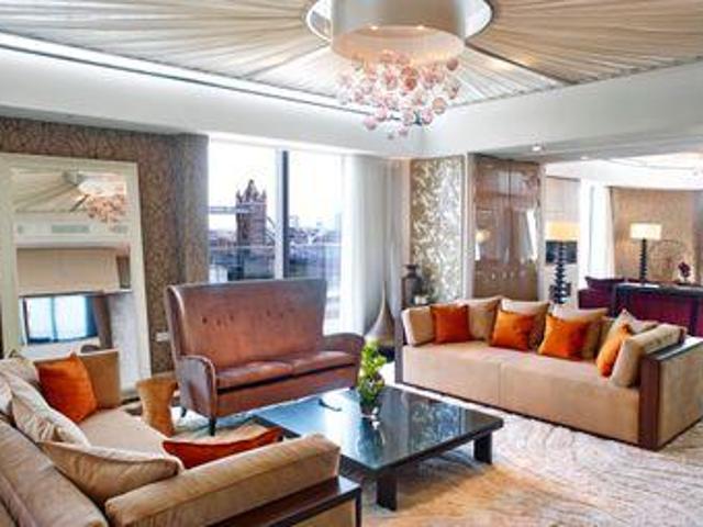 2 Bedrooms Flat for rent in Lower Thames Street, London EC3R