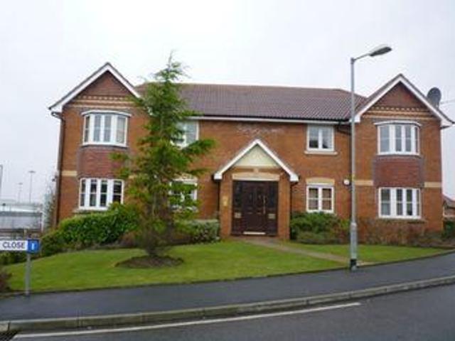 2 Bedrooms Flat for rent in Lowerbrook Close, Bolton BL6