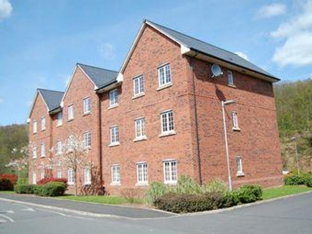 2 Bedrooms Flat for rent in Lock View, Radcliffe, Manchester M26