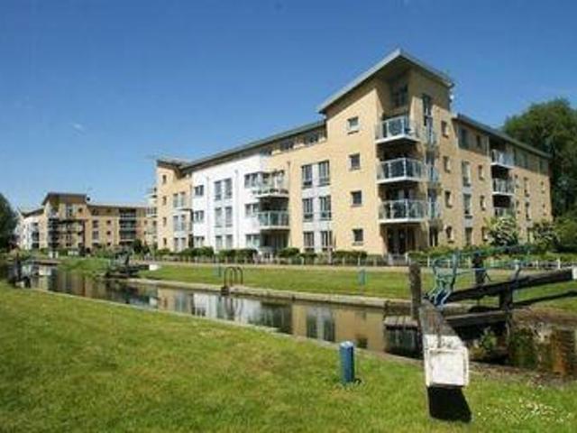 2 Bedrooms Flat for rent in Lockside Marina, Chelmsford CM2