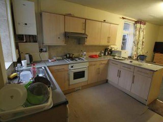 2 Bedrooms Flat for rent in Lochaber Street, Roath Cardiff CF24