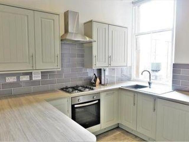 2 Bedrooms Flat for rent in Lochrin Terrace, Edinburgh EH3