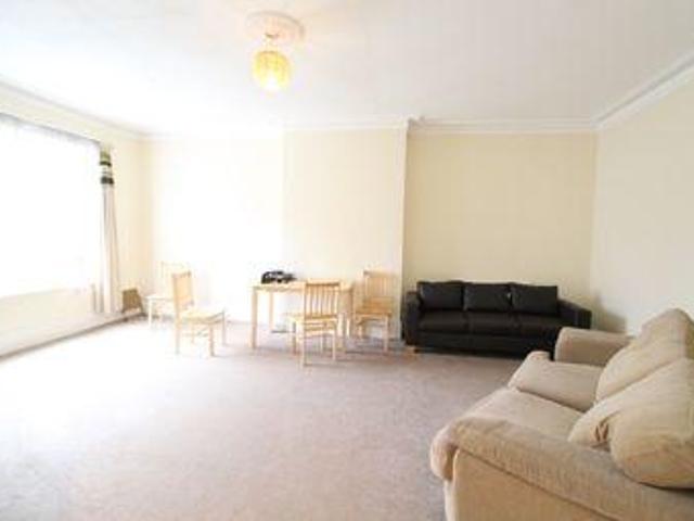 2 Bedrooms Flat for rent in Lodge Lane, London, Finchley N12
