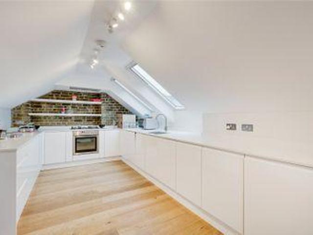 2 Bedrooms Flat for rent in Lofting Road, London N1