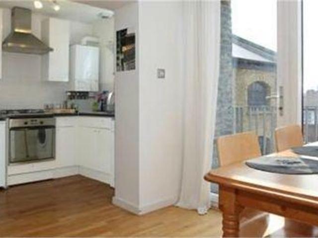 2 Bedrooms Flat for rent in Long Lane, London SE1