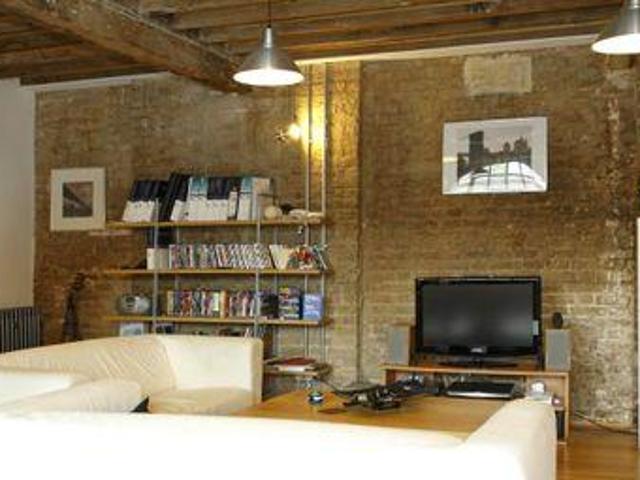 2 Bedrooms Flat for rent in Long Lane, London SE1
