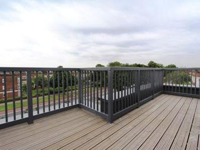 2 Bedrooms Flat for rent in Longbridge Road, Barking, Essex IG11