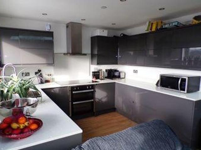 2 Bedrooms Flat for rent in Longbridge Road, Barking IG11
