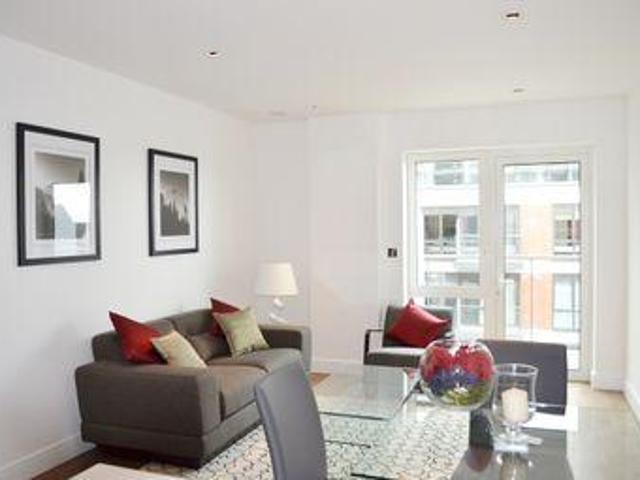 2 Bedrooms Flat for rent in Longfield Avenue, Ealing W5