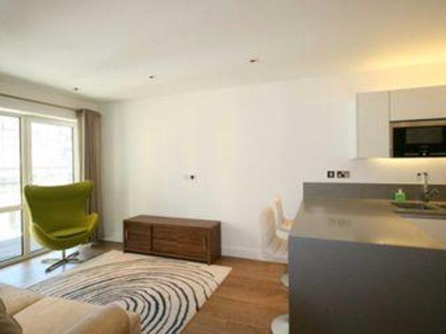 2 Bedrooms Flat for rent in Longfield Avenue, London W5