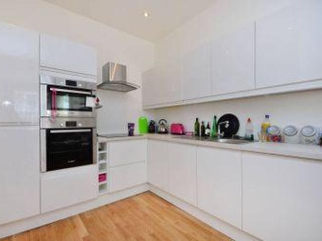 2 Bedrooms Flat for rent in Longridge Road, Earls Court, London SW5