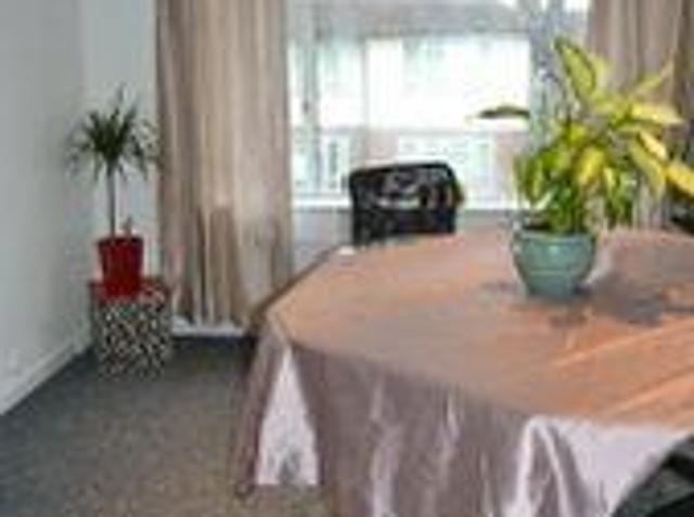 2 Bedrooms Flat for rent in Longstone Avenue, Harlesden NW10